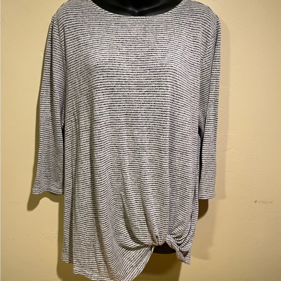 Matty M | Tops | Matty M 34 Sleeve Crew Neck Knot Top Blouse Heather ...